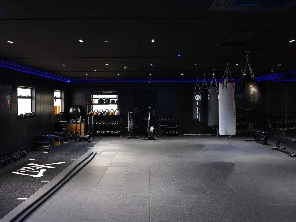 Retail premises to let in Lnx Gym, Arabella Drive, Roehampton SW15, £ ...