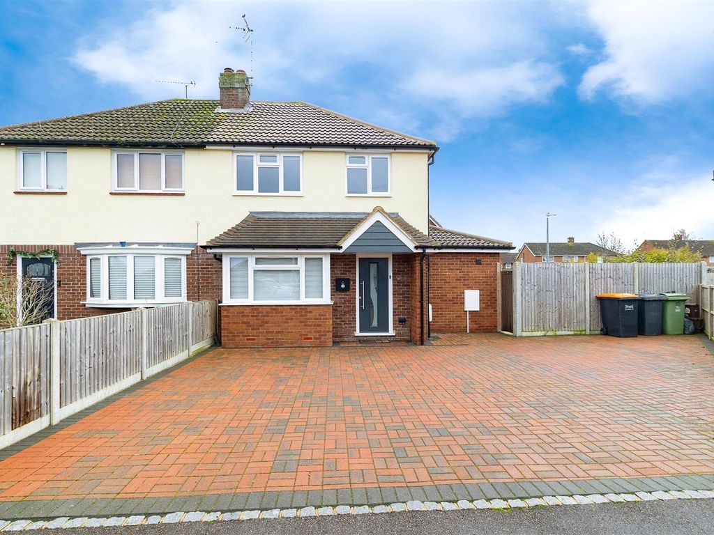 3 Bed Semi Detached House For Sale In Clipstone Crescent Leighton