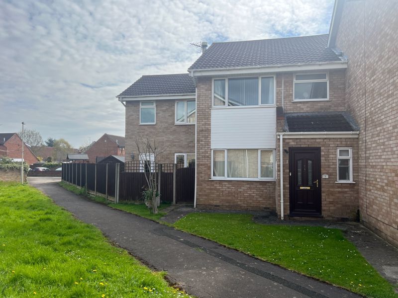 4 bed end terrace house for sale in Mainard Square, Longlevens ...