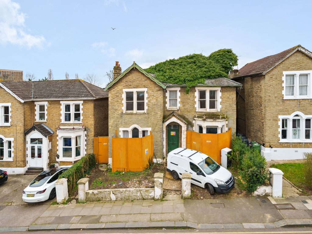 5 bed detached house for sale in Westdown Road, London SE6, £800,000 ...