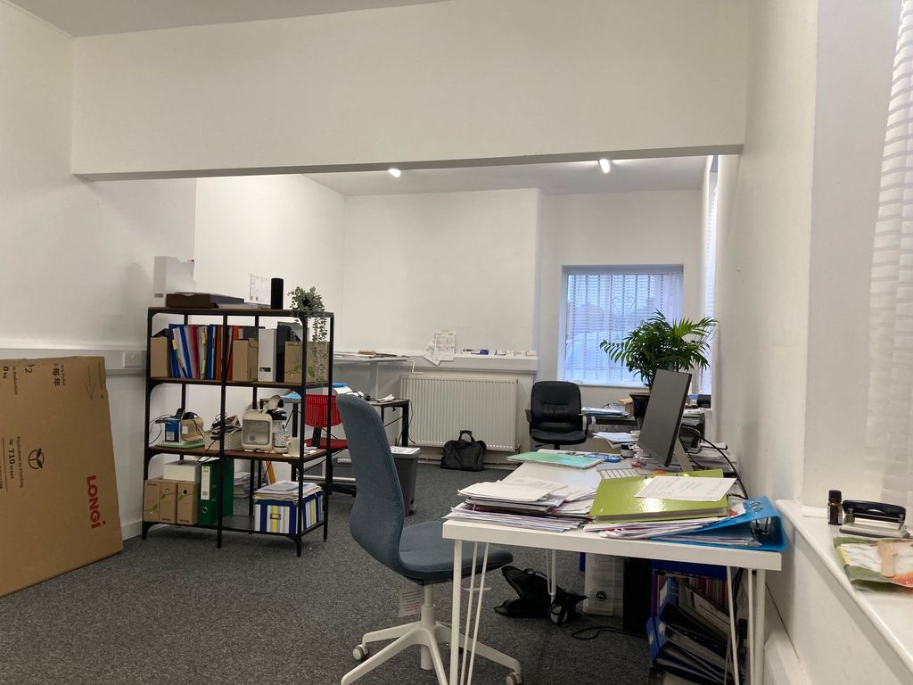 Office to let in Station Yard, Station Road, Leeds LS18 - Zoopla