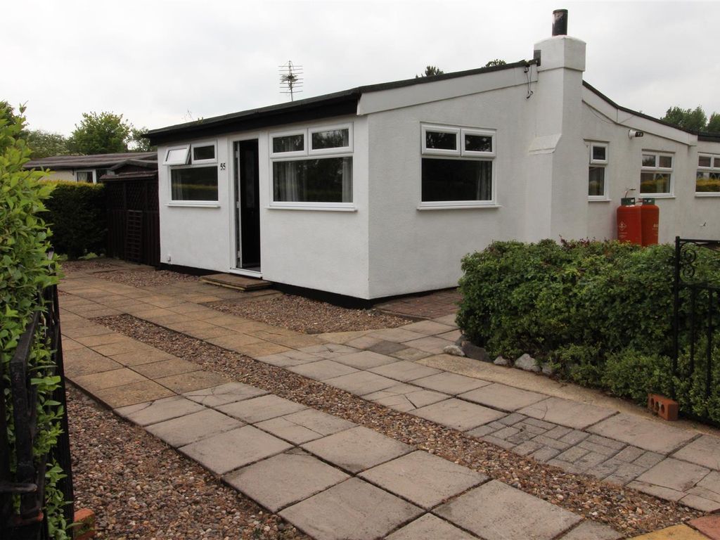 3 Bed Detached Bungalow For Sale In 1st Main Road Humberston Fitties