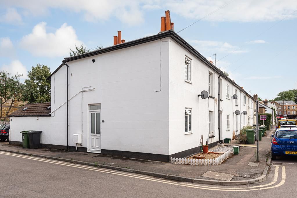 1 bed flat for sale in Adelphi Road, Epsom KT17 - Zoopla