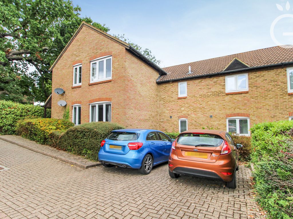 2 bed maisonette for sale in Gooch Close, Twyford RG10 - Zoopla