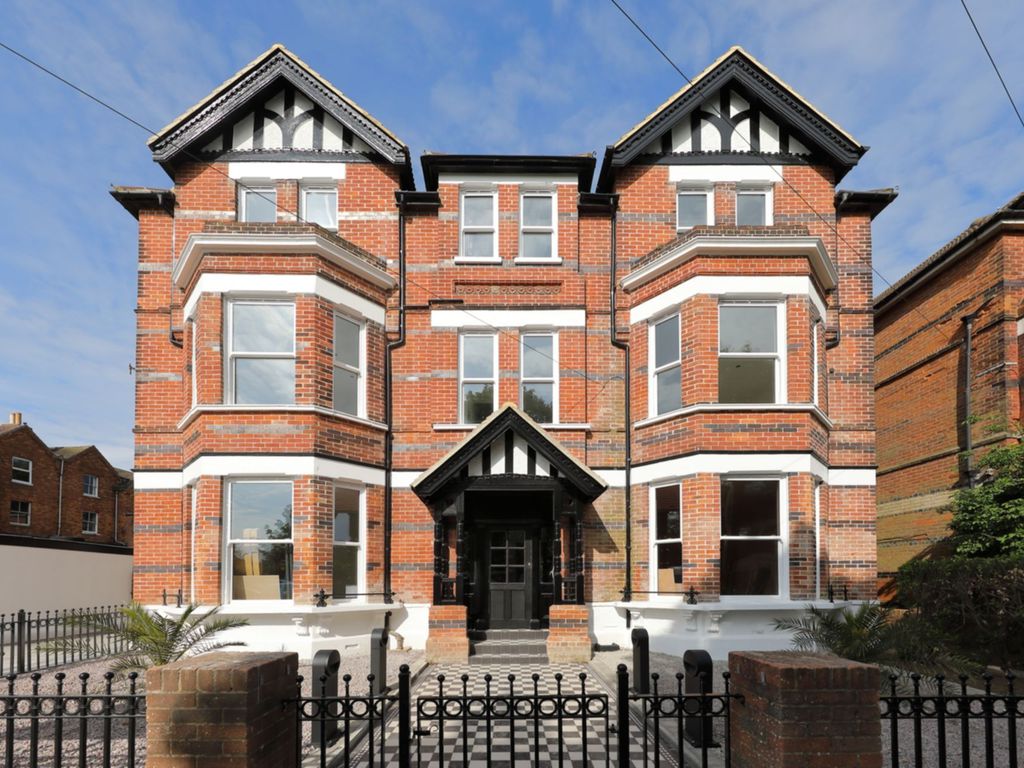 2 bed flat for sale in Trinity Road, Folkestone CT20 - Zoopla