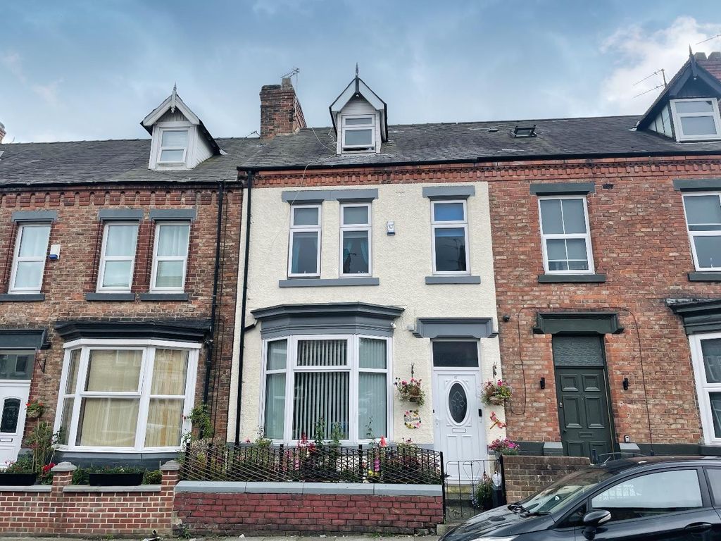 5 bed terraced house for sale in Corporation Road, Darlington DL3, £140,000 - Zoopla
