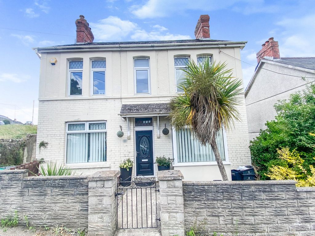 4 Bed Detached House For Sale In Victoria Road Kenfig Hill Bridgend
