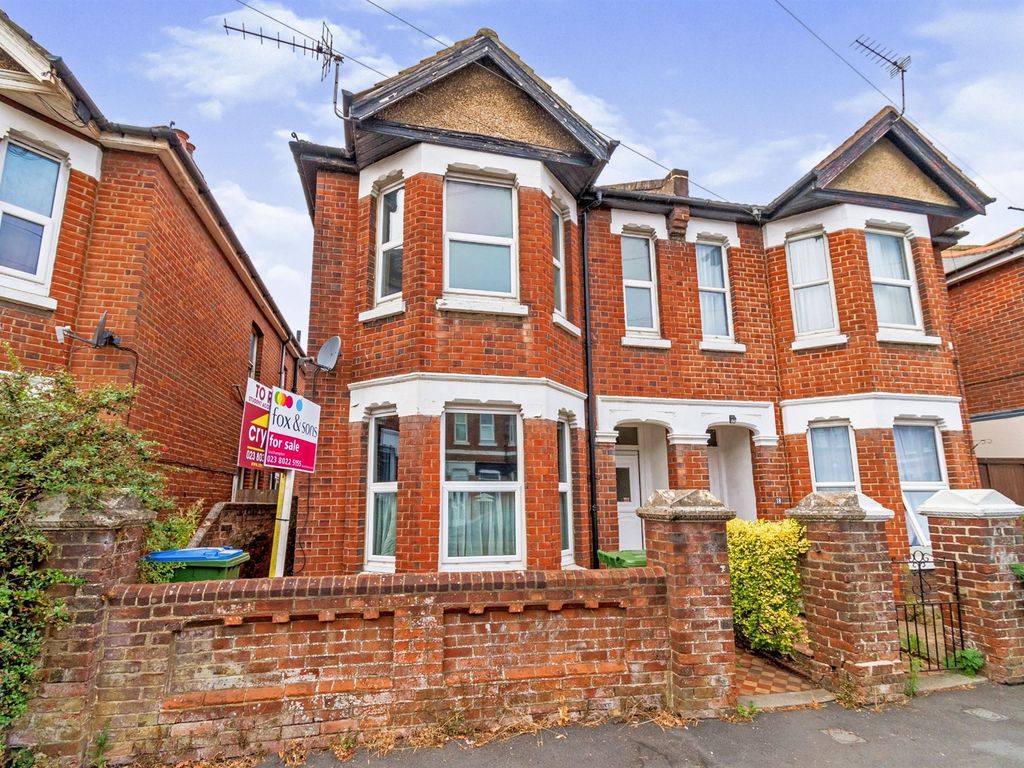 4 Bed Semi Detached House For Sale In Newcombe Road Southampton So15