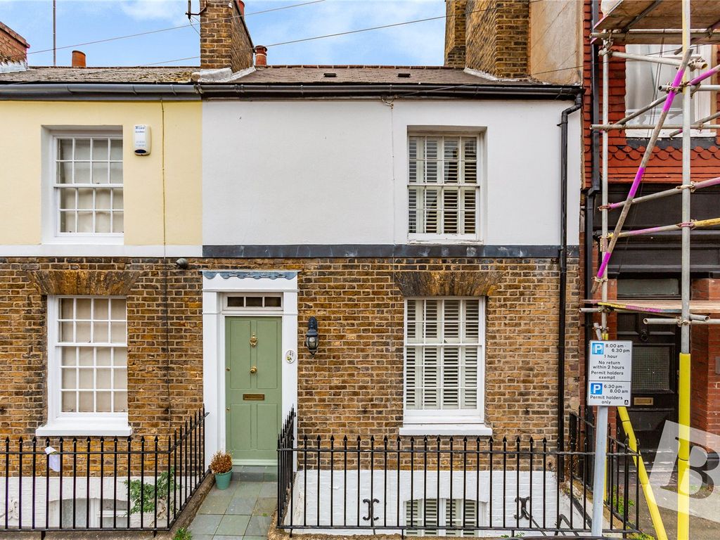 3 bed terraced house for sale in East Terrace, Gravesend, Kent DA12, £325,000 - Zoopla