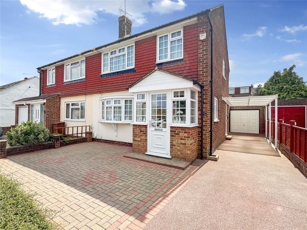 3 Bed Semi Detached House For Sale In Wooldeys Road Rainham