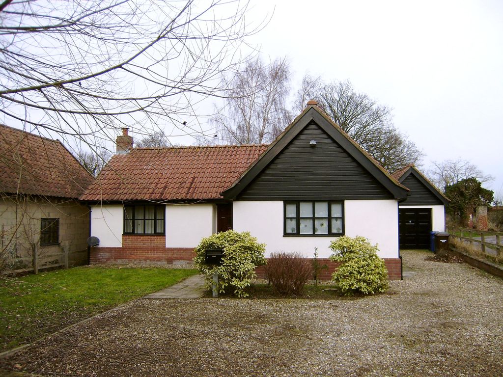 3 bed bungalow to rent in Nethergate Street, Hopton, Diss IP22 - Zoopla