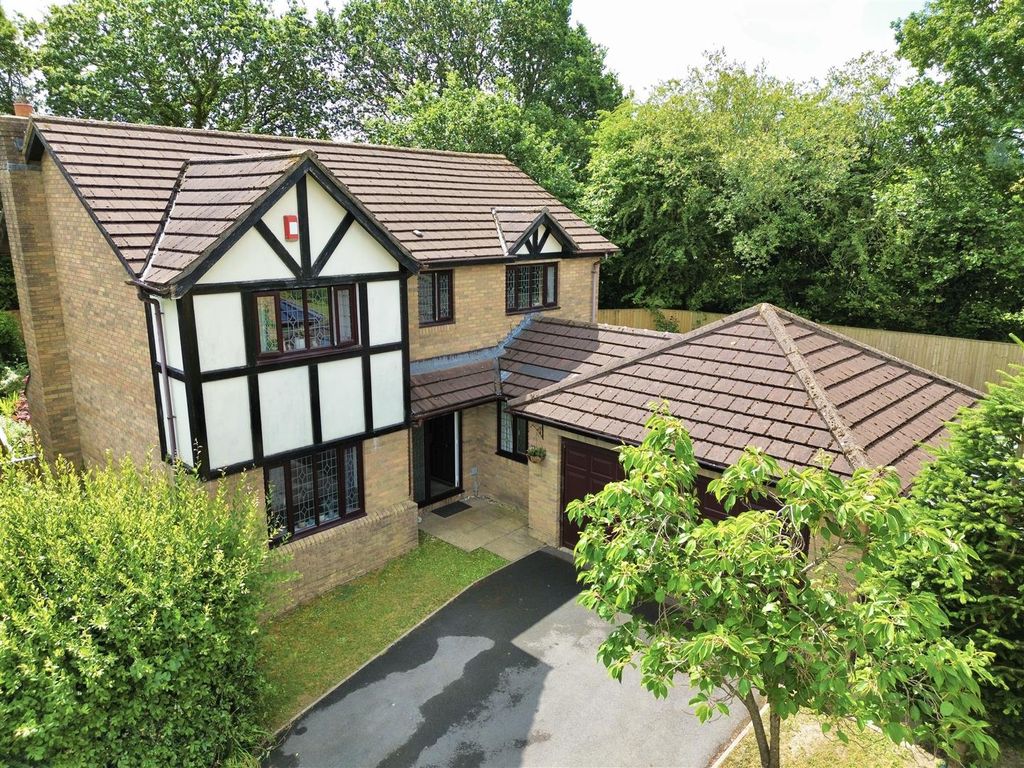 4 bed detached house for sale in Grove Farm Road, Grovesend, Swansea ...