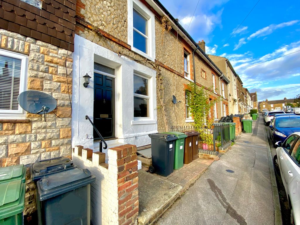3 bed property to rent in Randall Street, Maidstone ME14, £1,275 pcm ...