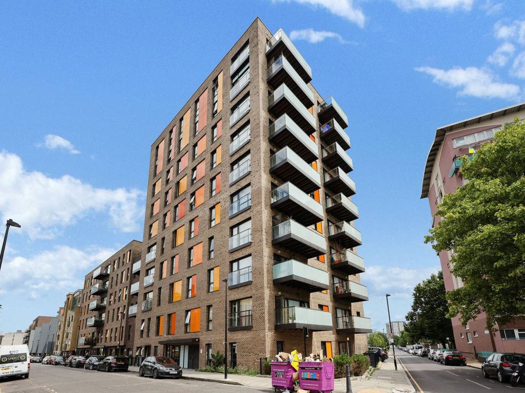 2 bed flat for sale in Clubhouse Apartments, Tower Hamlets, London E14 ...