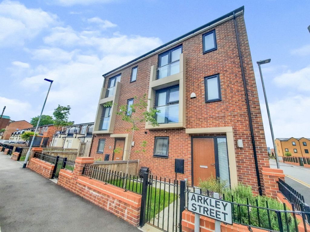 4 bed end terrace house to rent in Arkley Street, Brunswick, Manchester ...