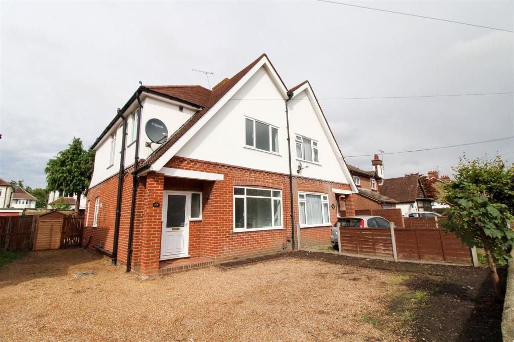 3 Bed Semi Detached House To Rent In Victoria Road Farnborough Gu14 £