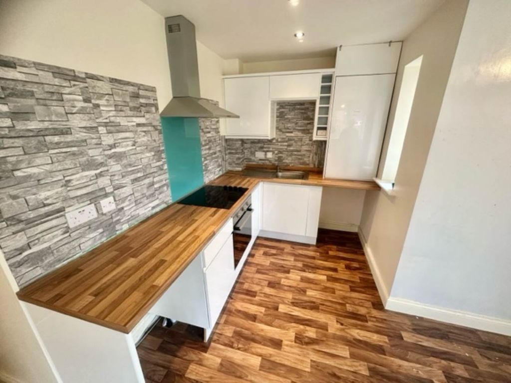 2 bed flat to rent in Roman Gardens, Mexborough S64, £550 pcm - Zoopla