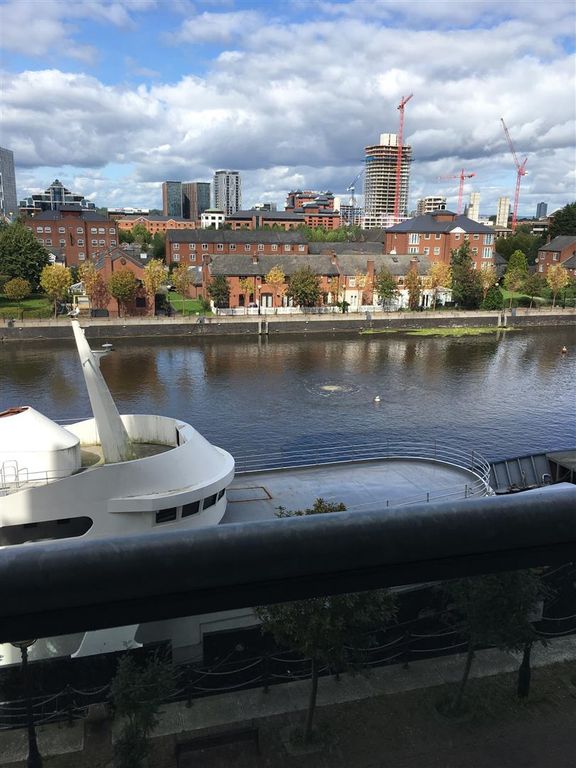 Studio to rent in Clippers Quay, Salford M50, £800 pcm - Zoopla