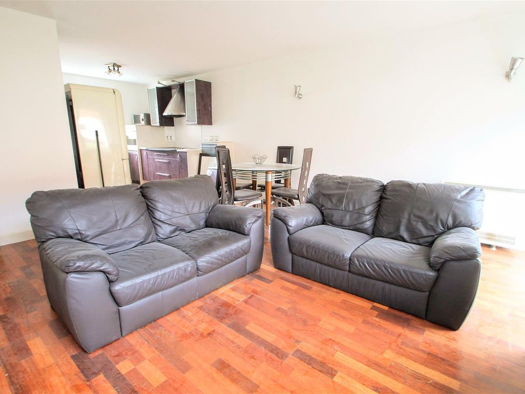1 bed flat to rent in Henke Court, Schooner Way, Cardiff Bay, Cardiff ...