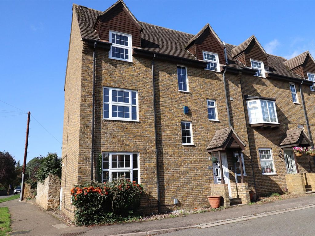 4 Bed End Terrace House For Sale In The Mews Weston Favell