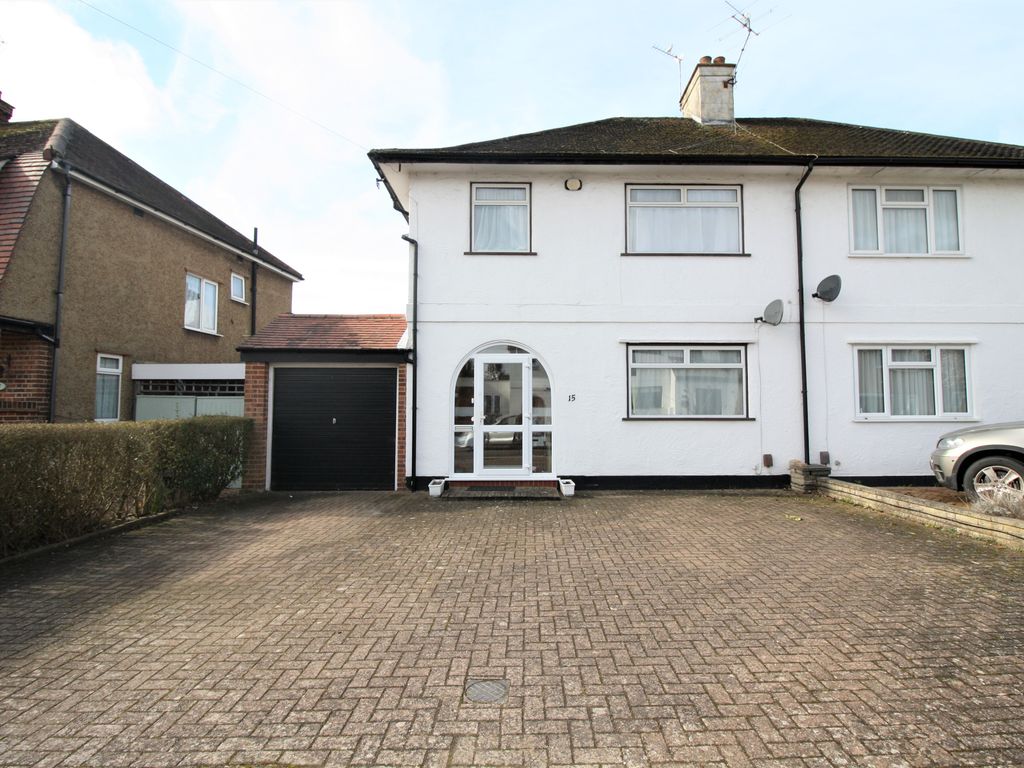 3 Bed Semi Detached House To Rent In Boundary Road Pinner Ha5 £2 150