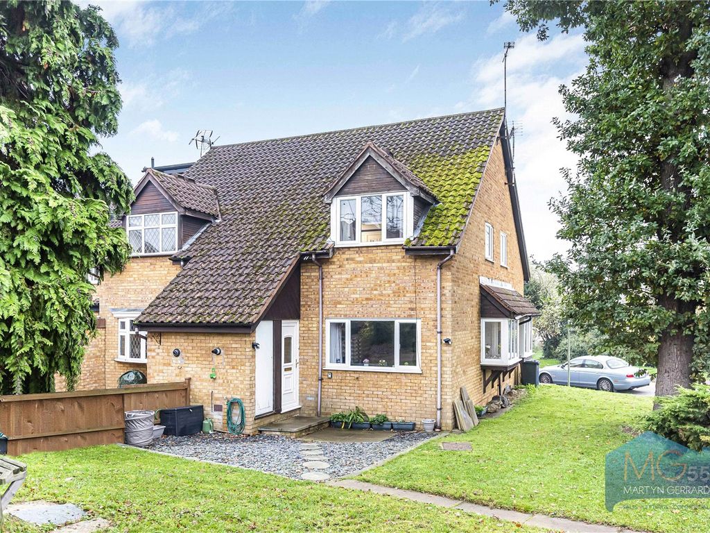 1 bed end terrace house for sale in Boleyn Way, Barnet EN5 - Zoopla