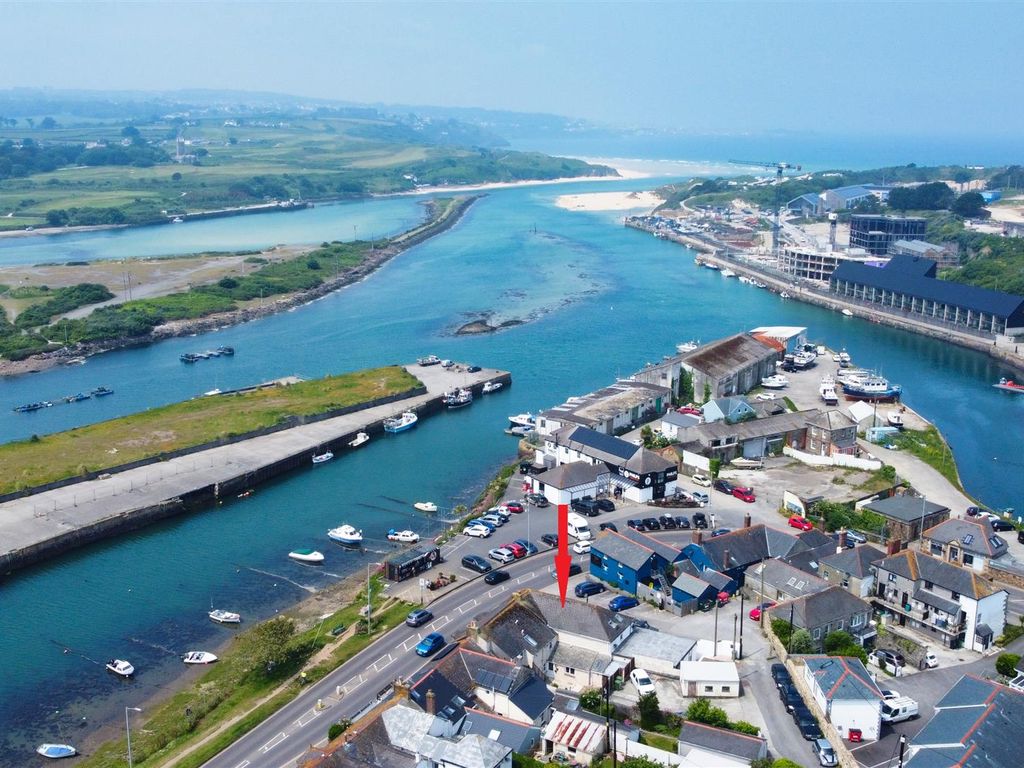 2 bed flat for sale in Penpol Terrace, Hayle TR27, £185,000 - Zoopla