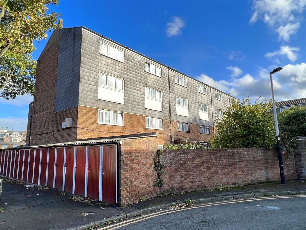 2 bed flat for sale in Moore Walk, London E7 - Zoopla