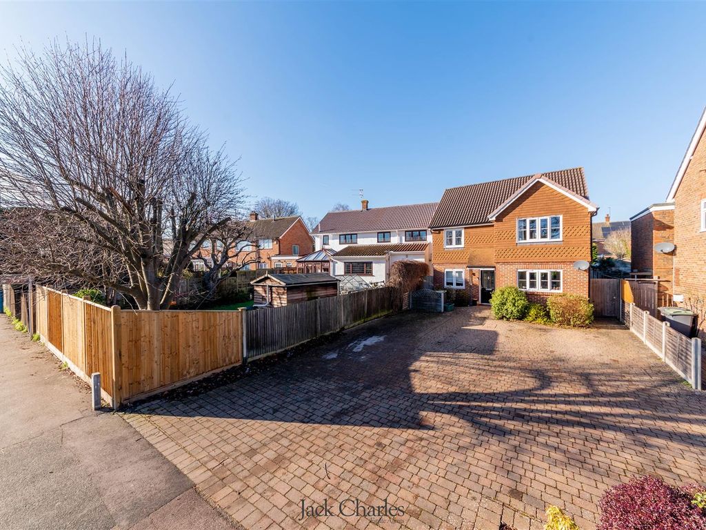 4 bed detached house for sale in Shipbourne Road, Tonbridge TN10 - Zoopla