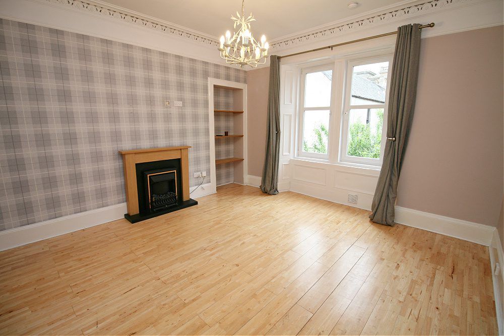 3 bed maisonette for sale in Jerviswood Road, Lanark ML11, £117,000 ...