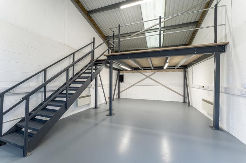 Light industrial to let in Basepoint Business Centre, Cressex ...