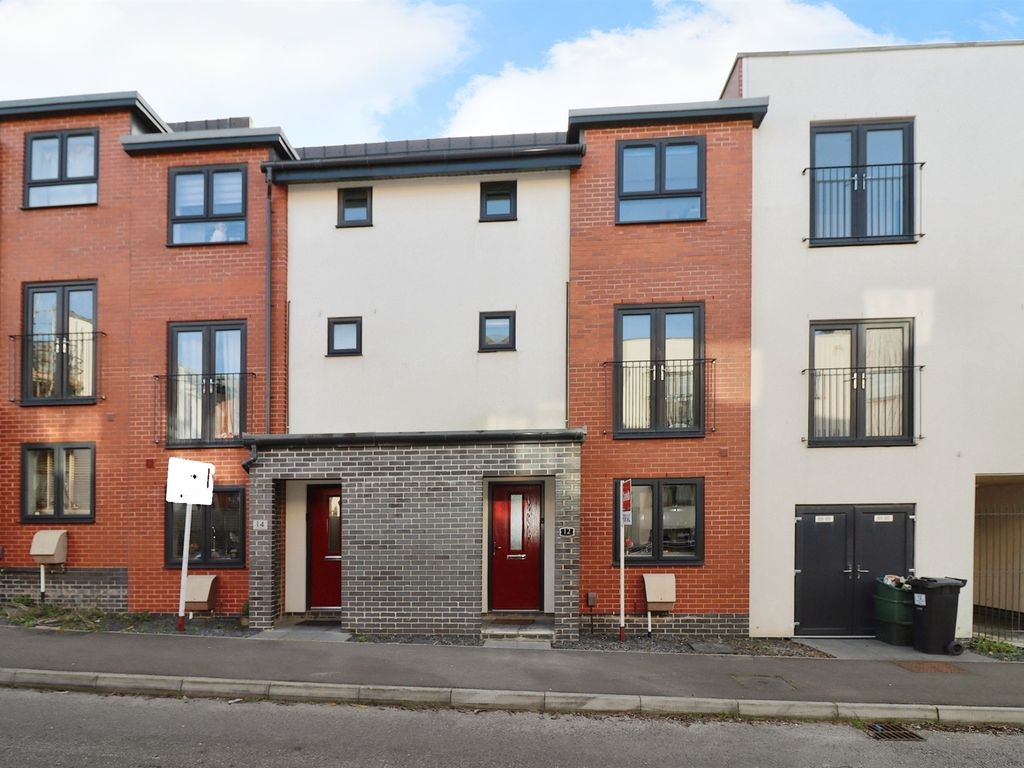 4 bed terraced house for sale in Fogarty Park Road, Kingswood, Bristol ...