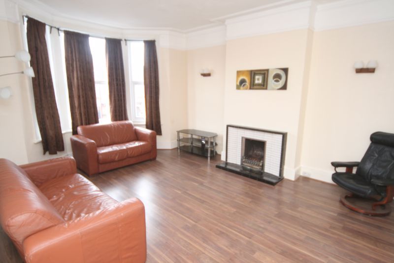 2 bed flat to rent in Cunningham Park, Harrow HA1 - Zoopla