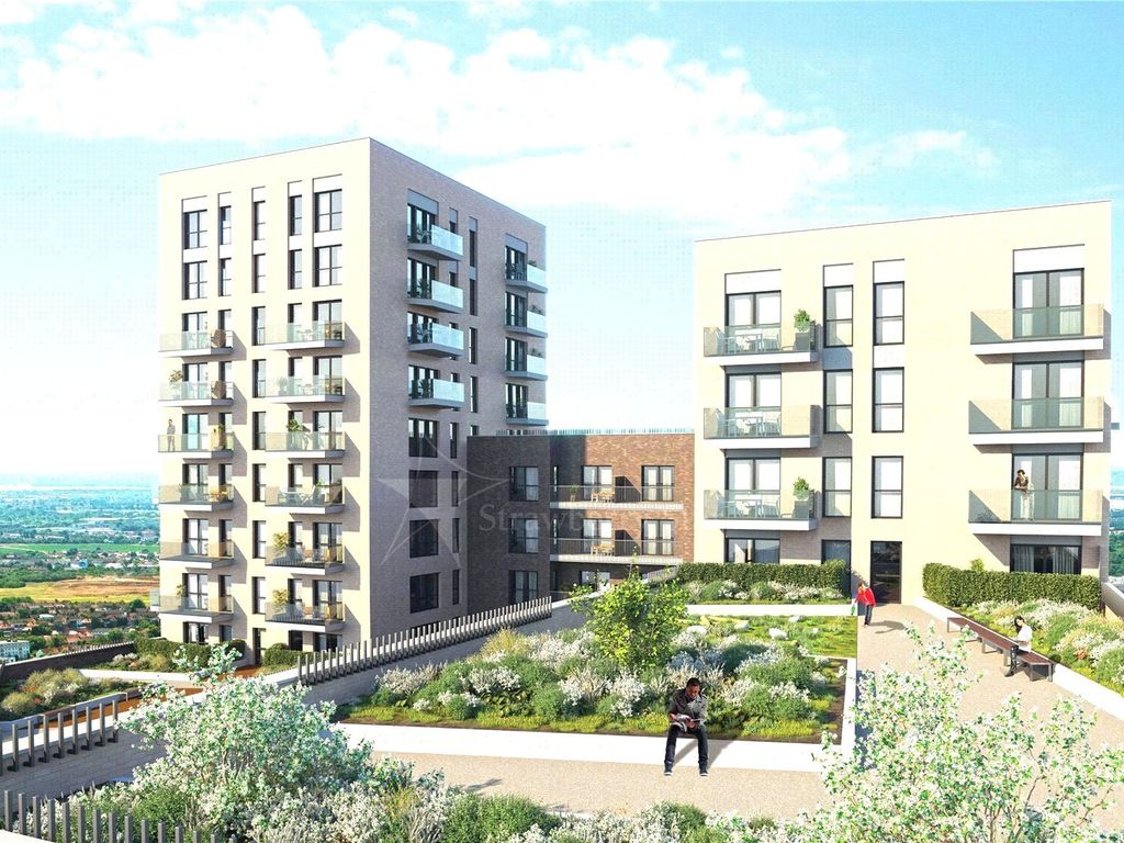 3 bed flat for sale in Greenview Court, Samuelson House, Merrick Road ...