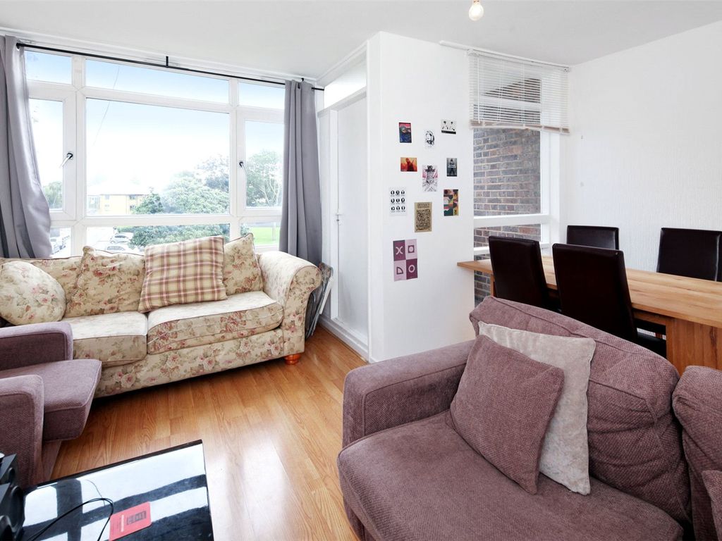 3 bed maisonette to rent in Boyton Close, London E1 - Zoopla