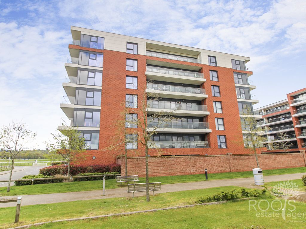 2 bed flat for sale in Lockinge House, Newbury, West Berkshire RG14 ...