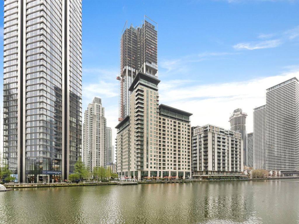 2 bed flat for sale in Discovery Dock East, Canary Wharf, London E14, £ ...