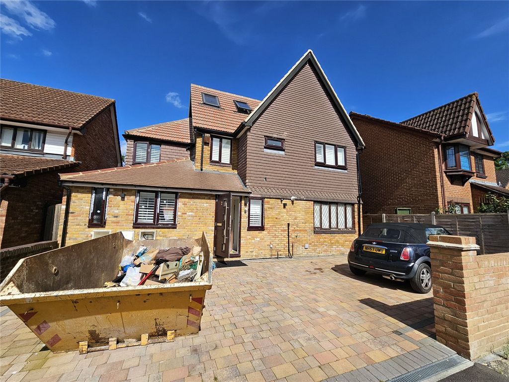 5 bed detached house to rent in Angelica Gardens, Shirley, Croydon CR0 ...
