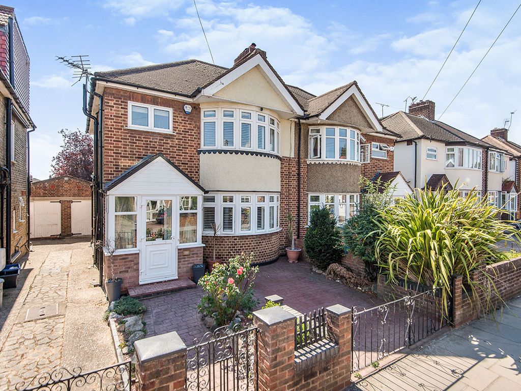3 Bed Semi Detached House For Sale In St Vincent Road Whitton