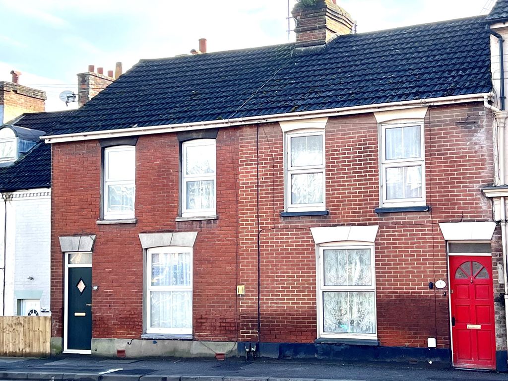 2 bed terraced house for sale in Wilton Road, Salisbury SP2, £165,000 - Zoopla
