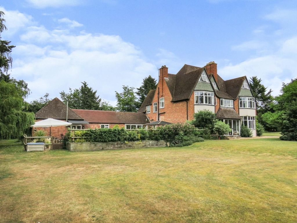 8 bed detached house for sale in Victoria Avenue, Brandon IP27 - Zoopla