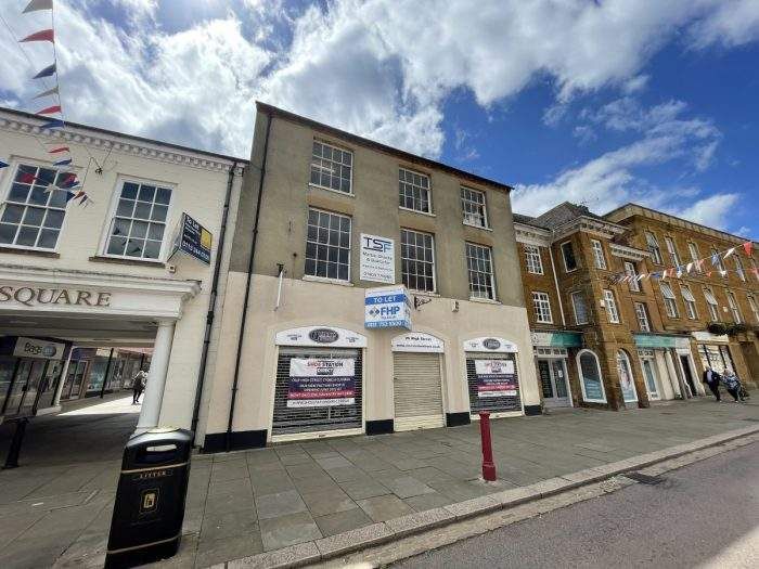 Retail premises to let in 25 High Street, 25 High Street, Daventry NN11 ...