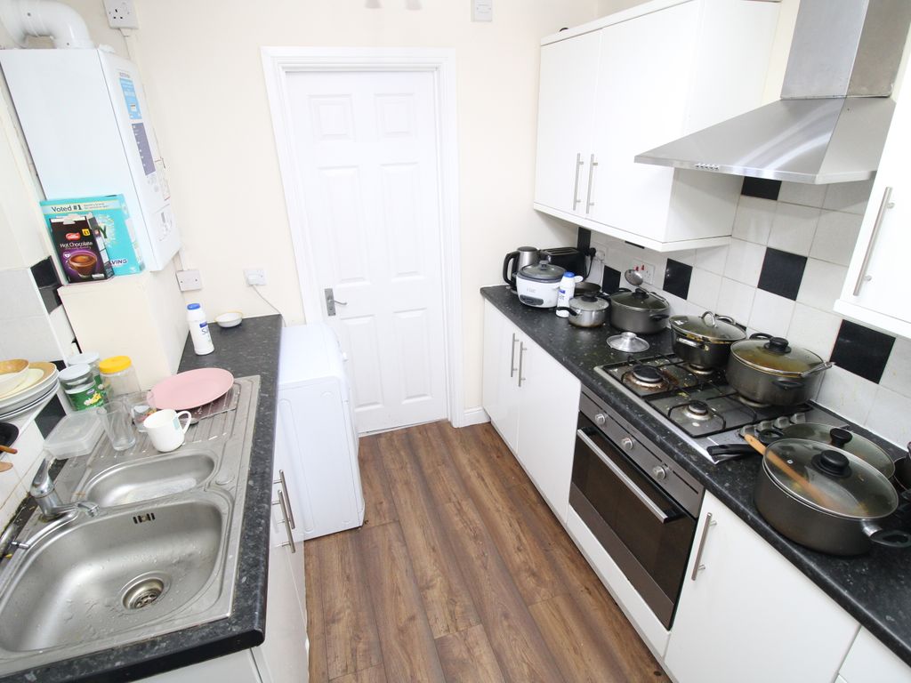 4 bed terraced house to rent in Saron Street, Pontypridd CF37 - Zoopla