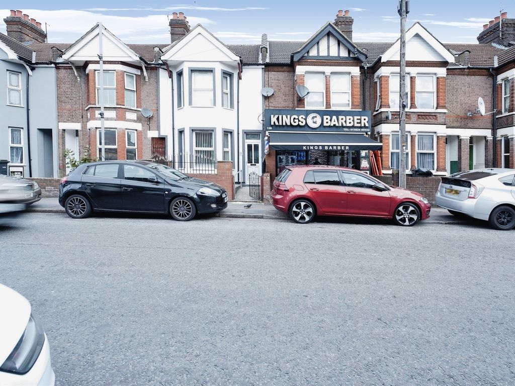 3 bed terraced house for sale in Dallow Road, Luton LU1, £325,000 - Zoopla