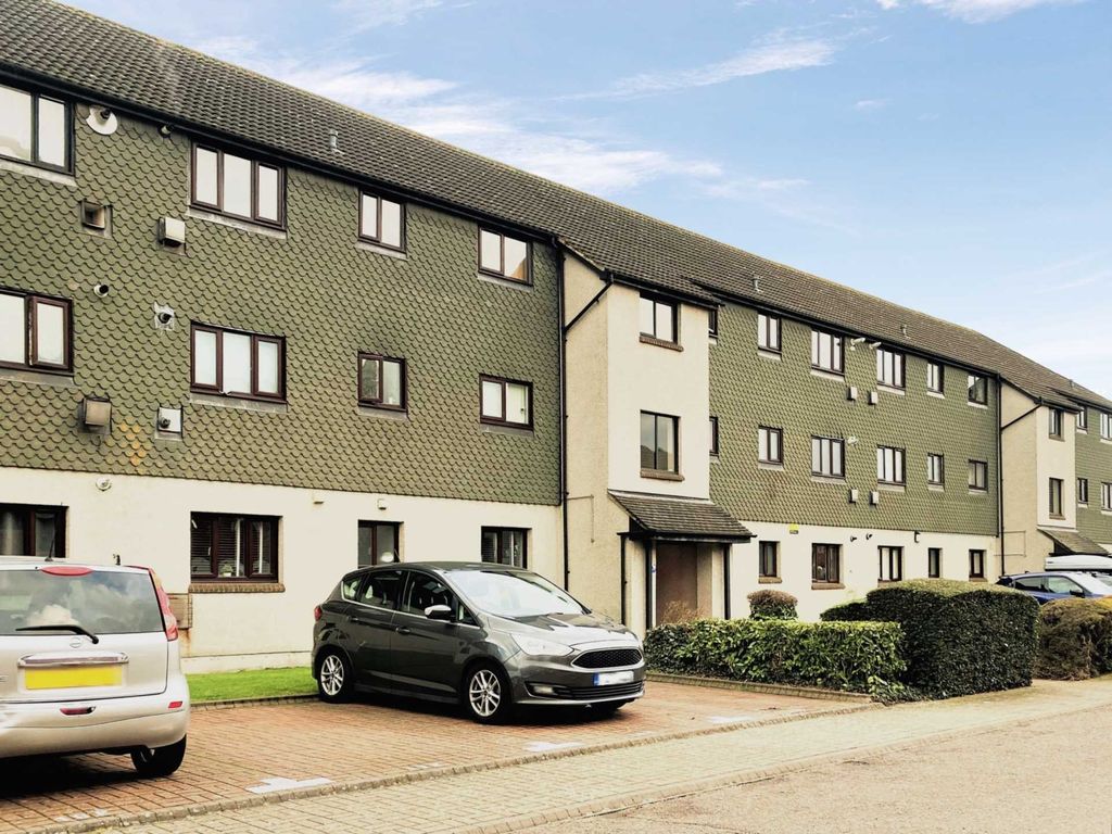 2 bed flat for sale in Teviot Avenue, Aveley RM15 - Zoopla