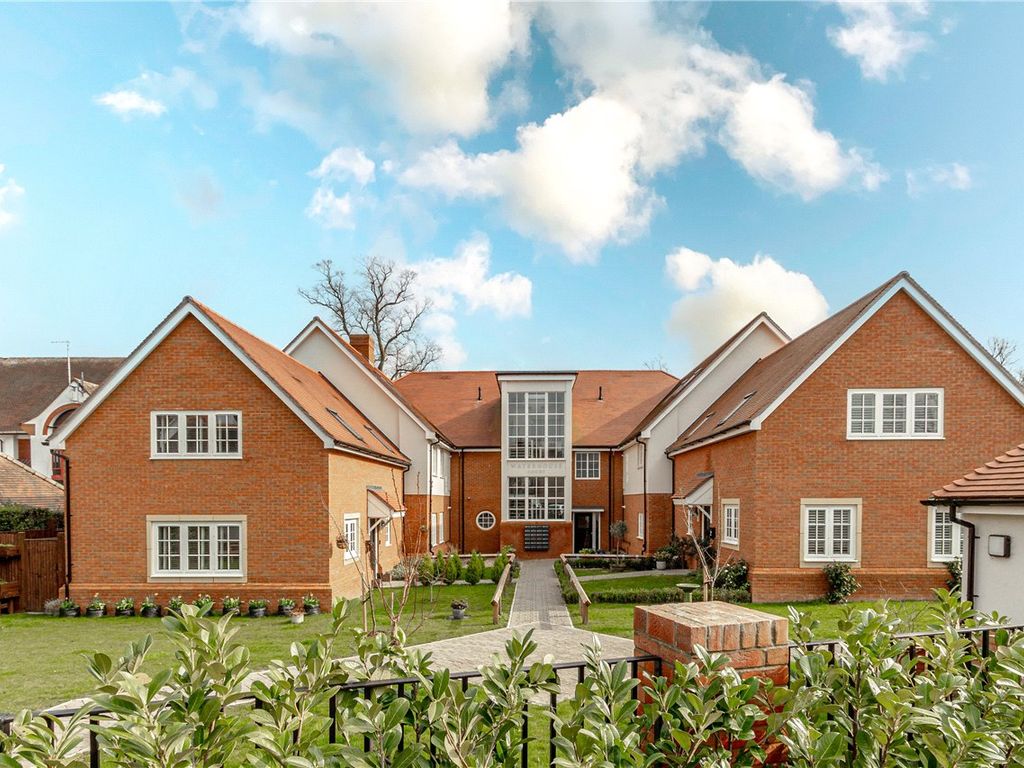 2 bed flat for sale in Norton Way South, Letchworth Garden City SG6, £ ...