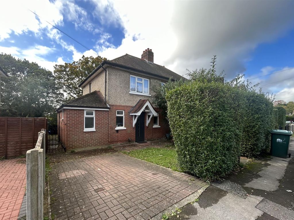 3 Bed Semi Detached House For Sale In Carnation Road Southampton So16