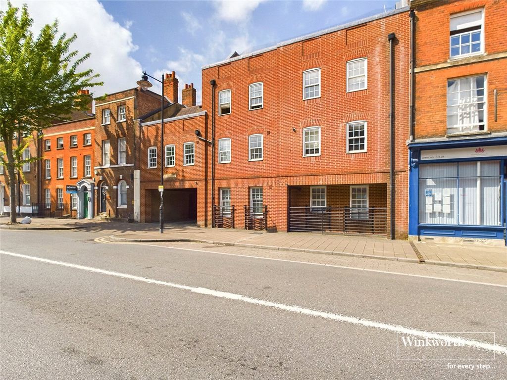 1 Bed Flat To Rent In Home Court 96 London Street Reading Rg1 £1 295