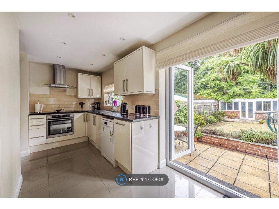 5 bed semi-detached house to rent in Ansford Road, Bromley BR1 - Zoopla