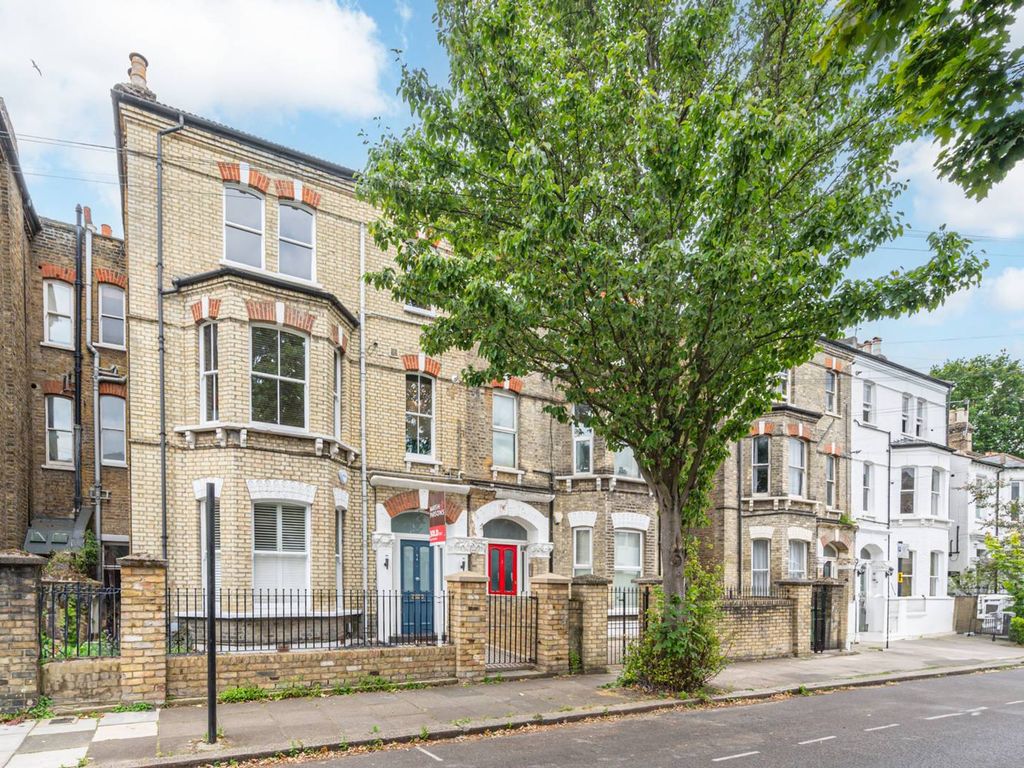 3 bed flat for sale in Haycroft Road, Brixton Hill, London SW2, £ ...